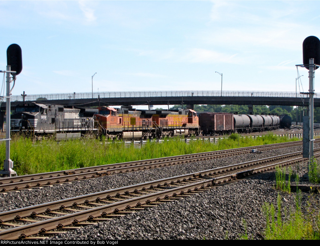 NS 9002; BNSF 4520 and 5532